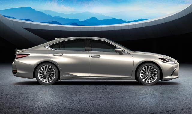 不吹不黑，雷克萨斯ES200的这些优缺点还是很明显的