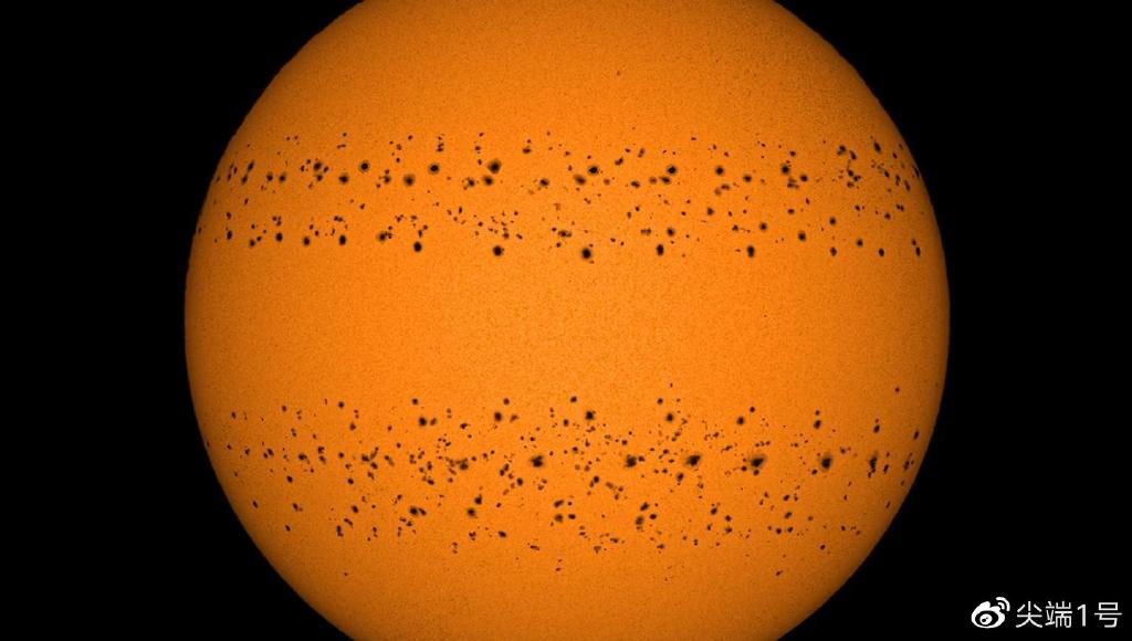 NASA拍到一张太阳奇怪照片，似在微笑，科学家：太阳磁场有变__财经头条