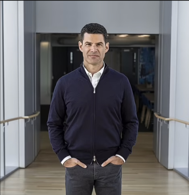 马斯克拟解禁特朗普，学习微信，被解雇高管带着数亿元悲伤离开__财经头条