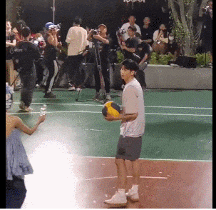 娜扎张云龙互动让人越嗑越上头，宿命感13年前就开始了！|陈哲远|张云龙|娜扎_新浪新闻