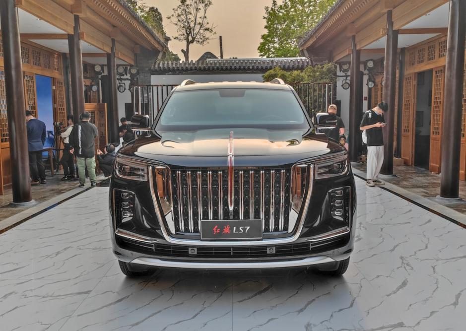 稀有的国产车带4.0T V8，红旗劳斯莱斯来袭，LS7实力空降-新浪汽车