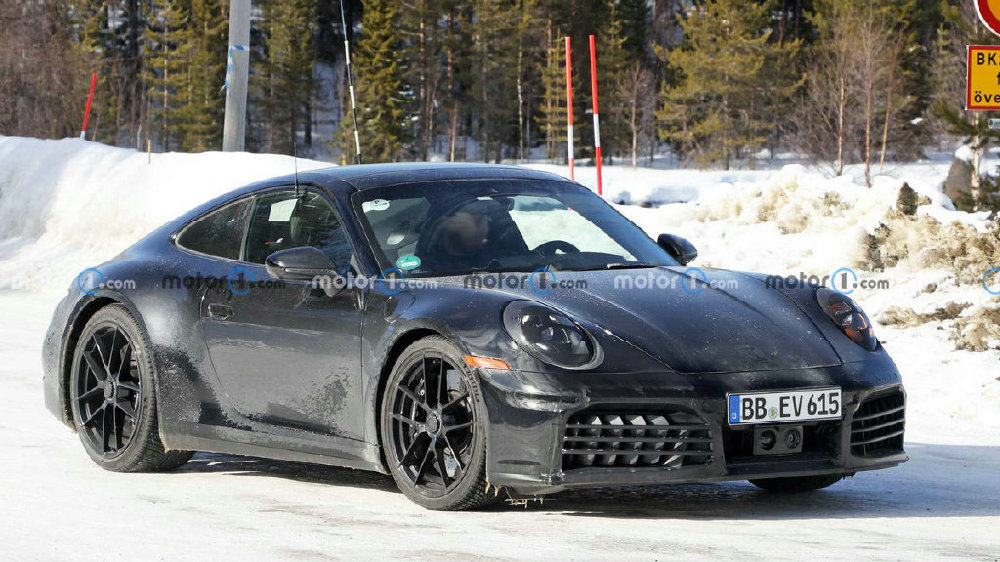 带有主动开闭功能，输出473马力，全新保时捷911 GTS谍照曝光-新浪汽车
