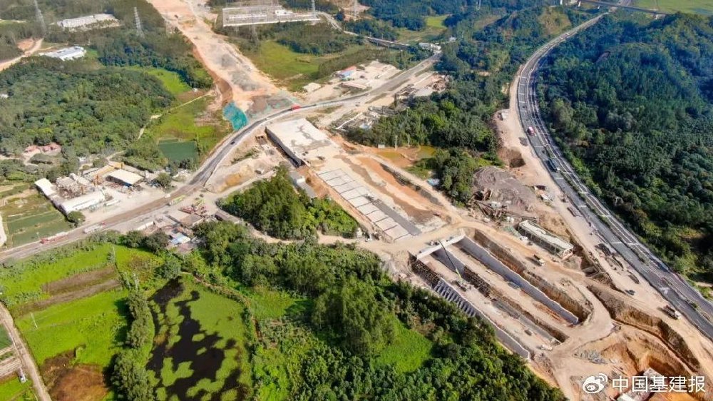 全线第一！深汕西高速改扩建TJ7合同段全面进入附属工程施工阶段|明洞|改扩建|施工_新浪新闻