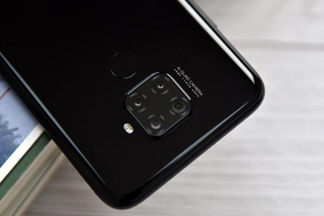 华为彻底发飙!麒麟810+4800万四摄+20w快充，比荣耀9X更厚道__财经头条