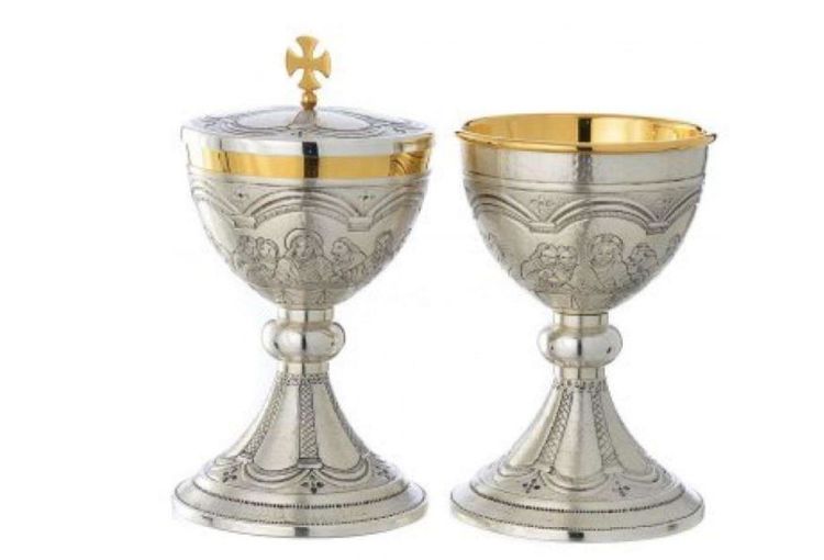 这块烂木头是圣杯碎片，耶稣用它喝过酒，传说它还有治愈能力