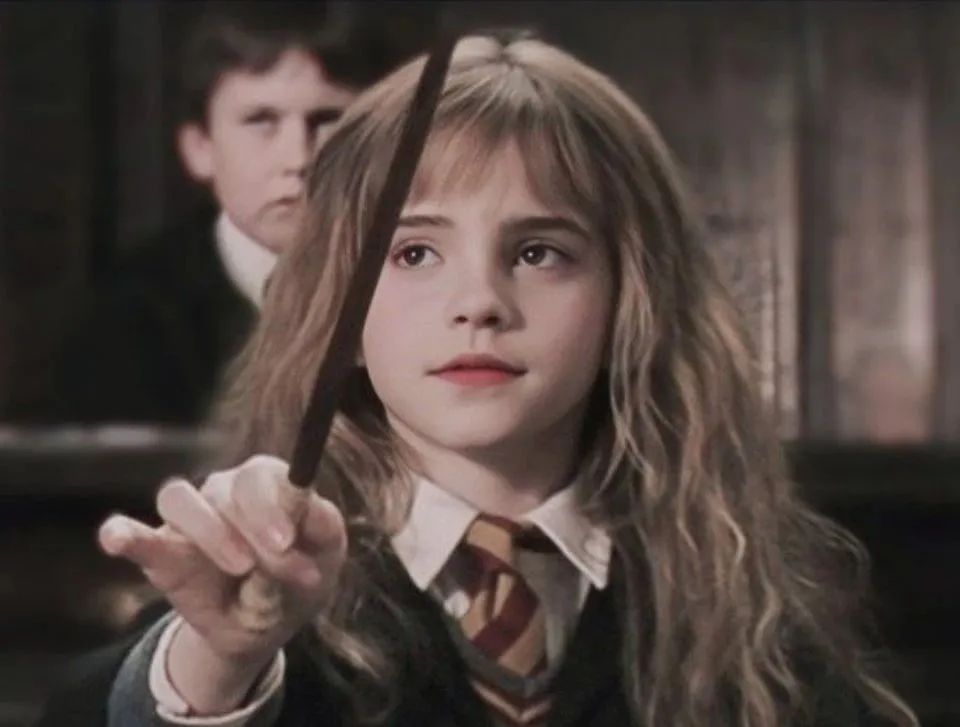 《哈利波特1》为何经典？请来350个孩子、对角巷让罗琳眼泛泪光|哈利波特1|哈利·波特|魔法石_新浪新闻