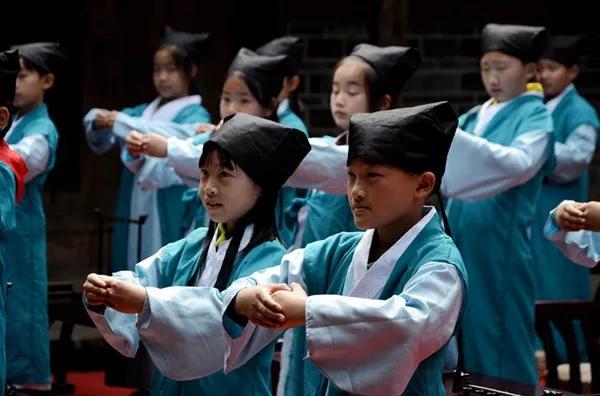 研学旅行的评价要如何设计实施？