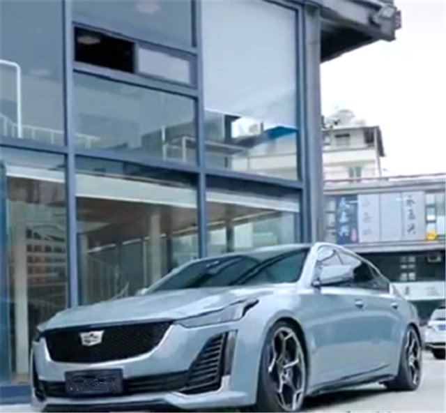 第一台改装花8万多的凯迪拉克CT5，全车水泥灰，还配气动避震