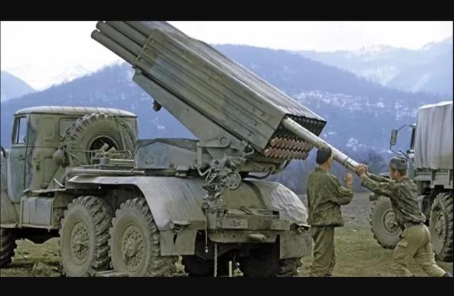 冰雹火箭炮：珍宝岛一战成名，我军发扬光大精心魔改，超越老师傅