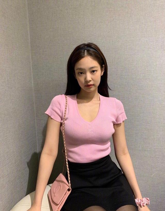 骨感美已经过时，Jennie把“纯欲风”带火，大写的持靓行凶