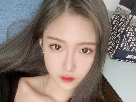 腐团儿罕见全身照！性感紧致牛仔裤，水友却被扣子吸引了|全身|牛仔裤|魔王_新浪新闻