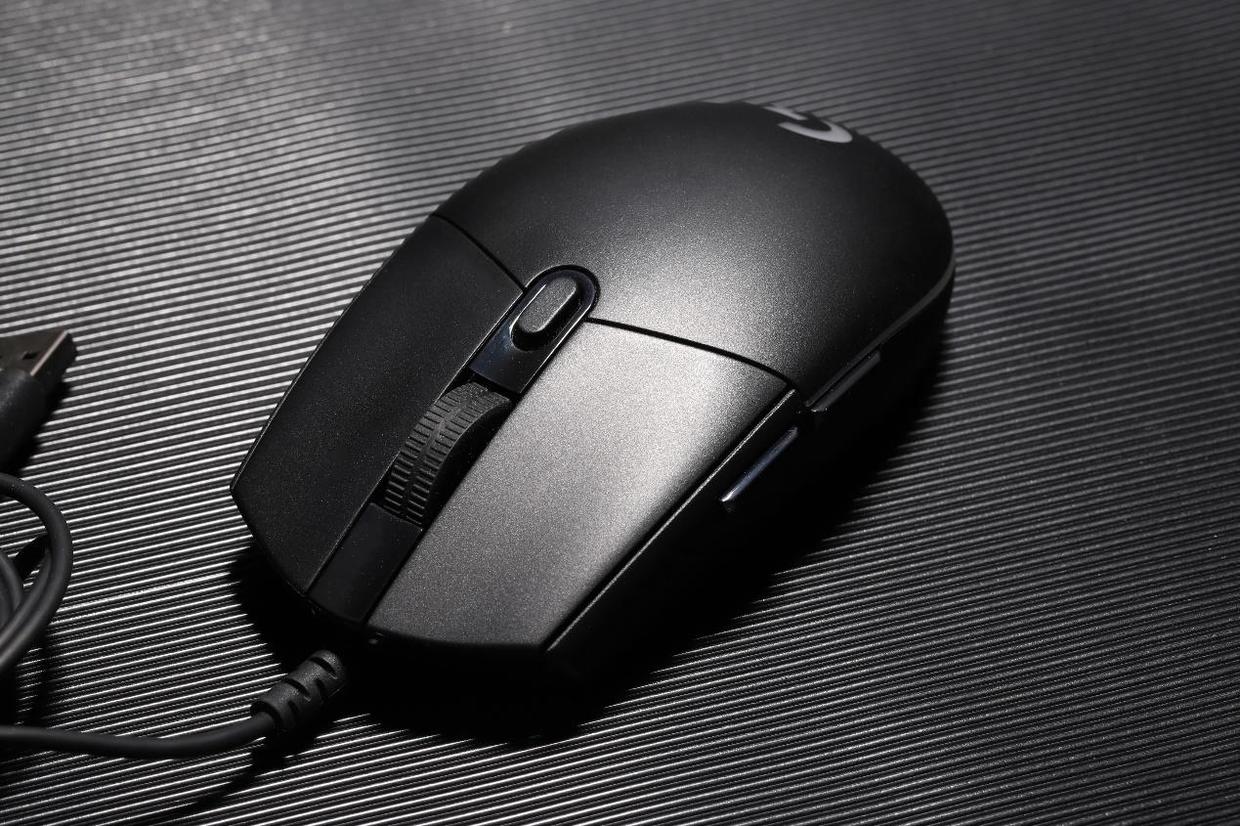 入门级的价格，旗舰般的体验！罗技G102第二代游戏鼠标评测__财经头条