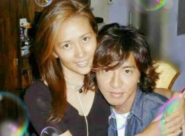 木村拓哉结婚20年首次晒老婆！女儿出道成女神，才敢秀恩爱太卑微
