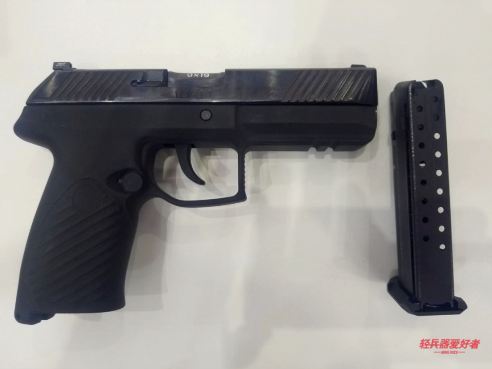 俄国最新巨蟒手枪Udav：外表硬核，是否重蹈92式弹匣缺陷覆辙？