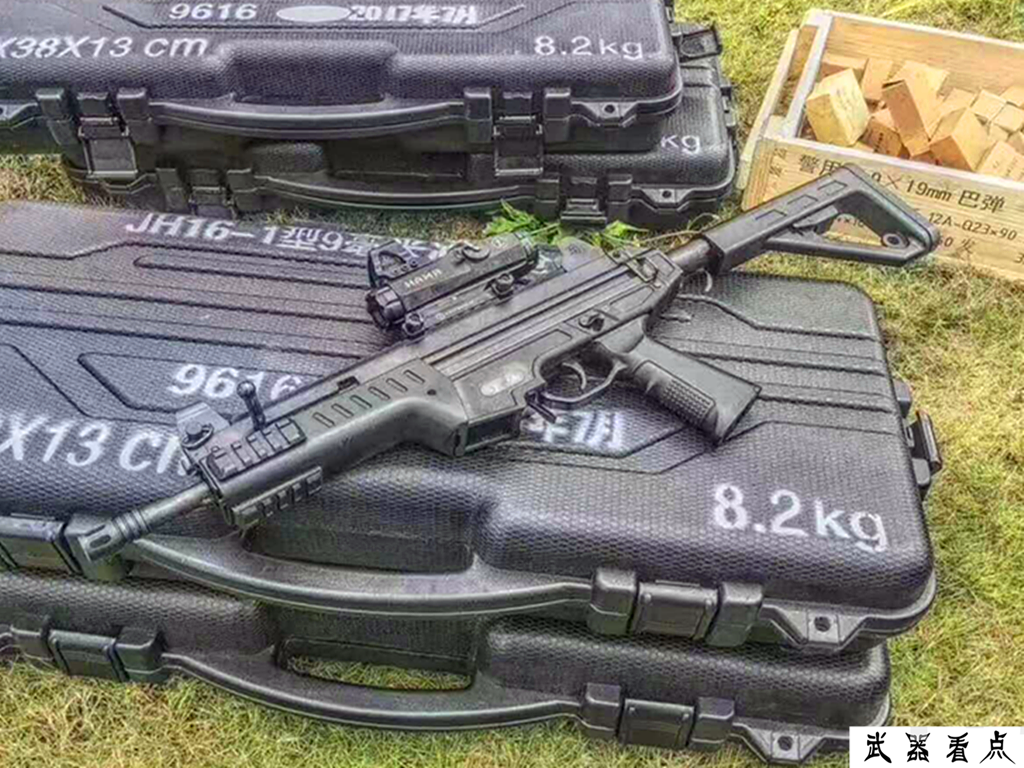 军事丨国产新型JH16-1冲锋枪，设计上紧跟潮流，具备名枪特点|前端_新浪新闻