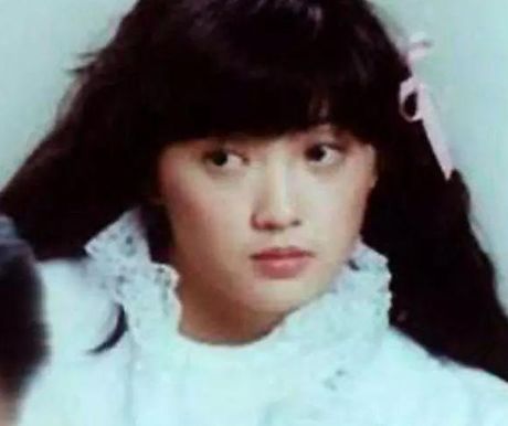 张国荣是她初恋，18岁遇渣男未婚生子，留下影视经典，至今未嫁|倪诗蓓|张国荣|初恋_新浪新闻