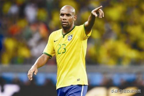 麦孔、阿尔维斯、卡福，三人巅峰时谁更强一些|麦孔|卡福|阿尔维斯_新浪新闻