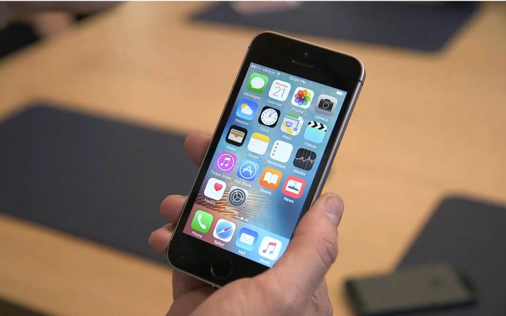 iPhone SE首拆心碎，元器件和iPhone 8通用，苹果刀法无敌！__财经头条