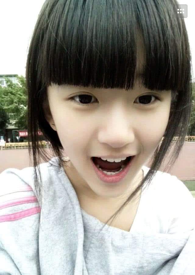 赵露思的“学生照”流出，原来她曾火爆全网，果然是从小美到大！