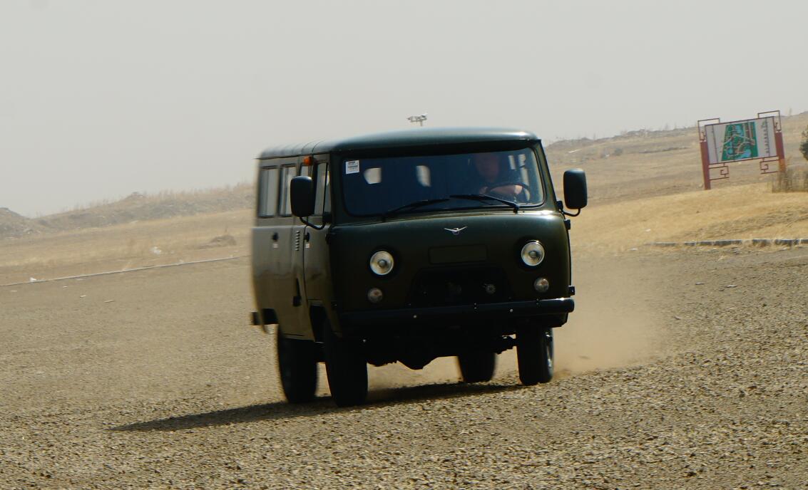 综合研判苏军UAZ-452型1吨级越野指挥车技战术（3）-新浪汽车