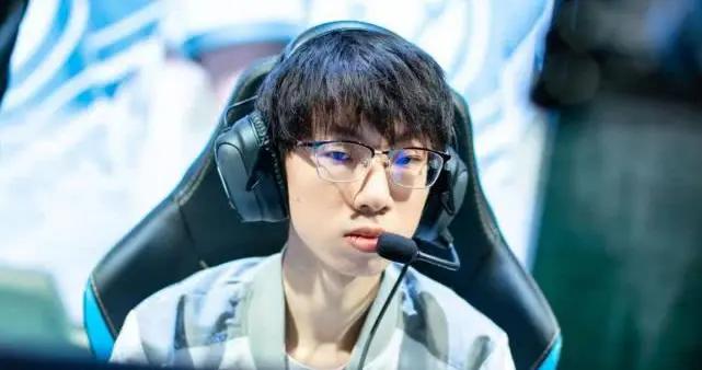 英雄联盟：Baolan夏季赛转会LGD？这或许是最好的选择|英雄联盟_新浪新闻