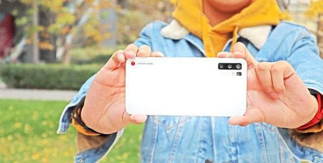 骁龙855Plus仅2299，8G128G四摄4800万，对拼oppo__财经头条