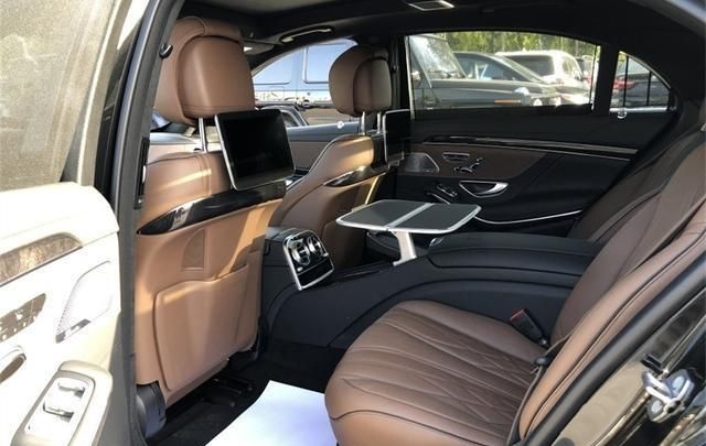 实拍奔驰AMG S63，搭4.0T引擎马力612匹，3.4秒破百！-新浪汽车