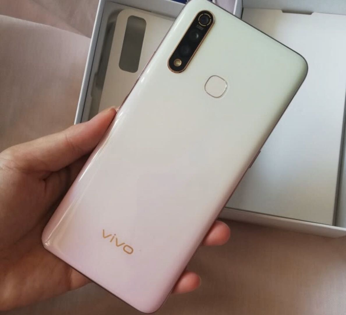 vivo价格良心，5000毫安+128GB存储，仅1198元！__财经头条