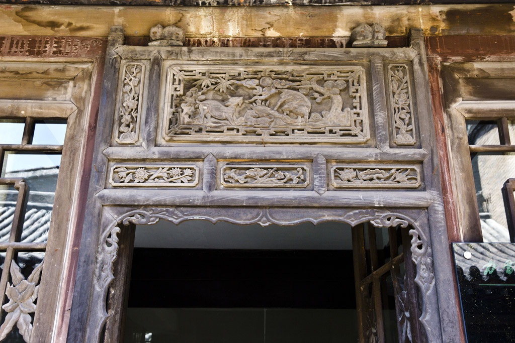 最具代表性的民间艺术，从王家大院看我国传统木雕艺术的魅力|民居|木雕|王家大院_新浪新闻