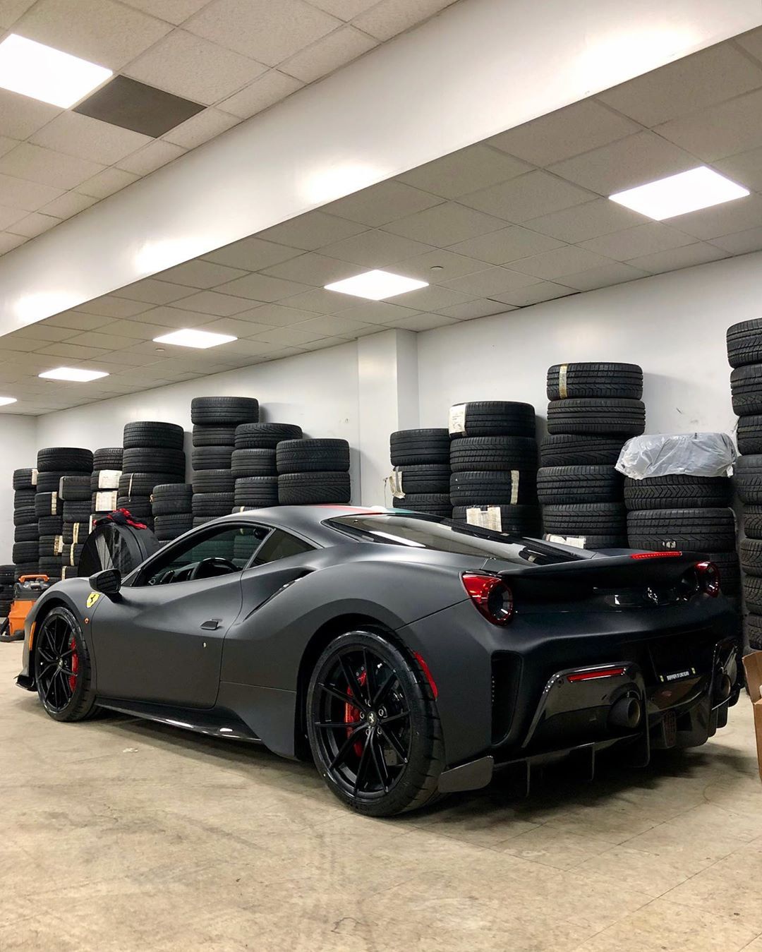 法拉利488 Pista实车 赛道版的车型