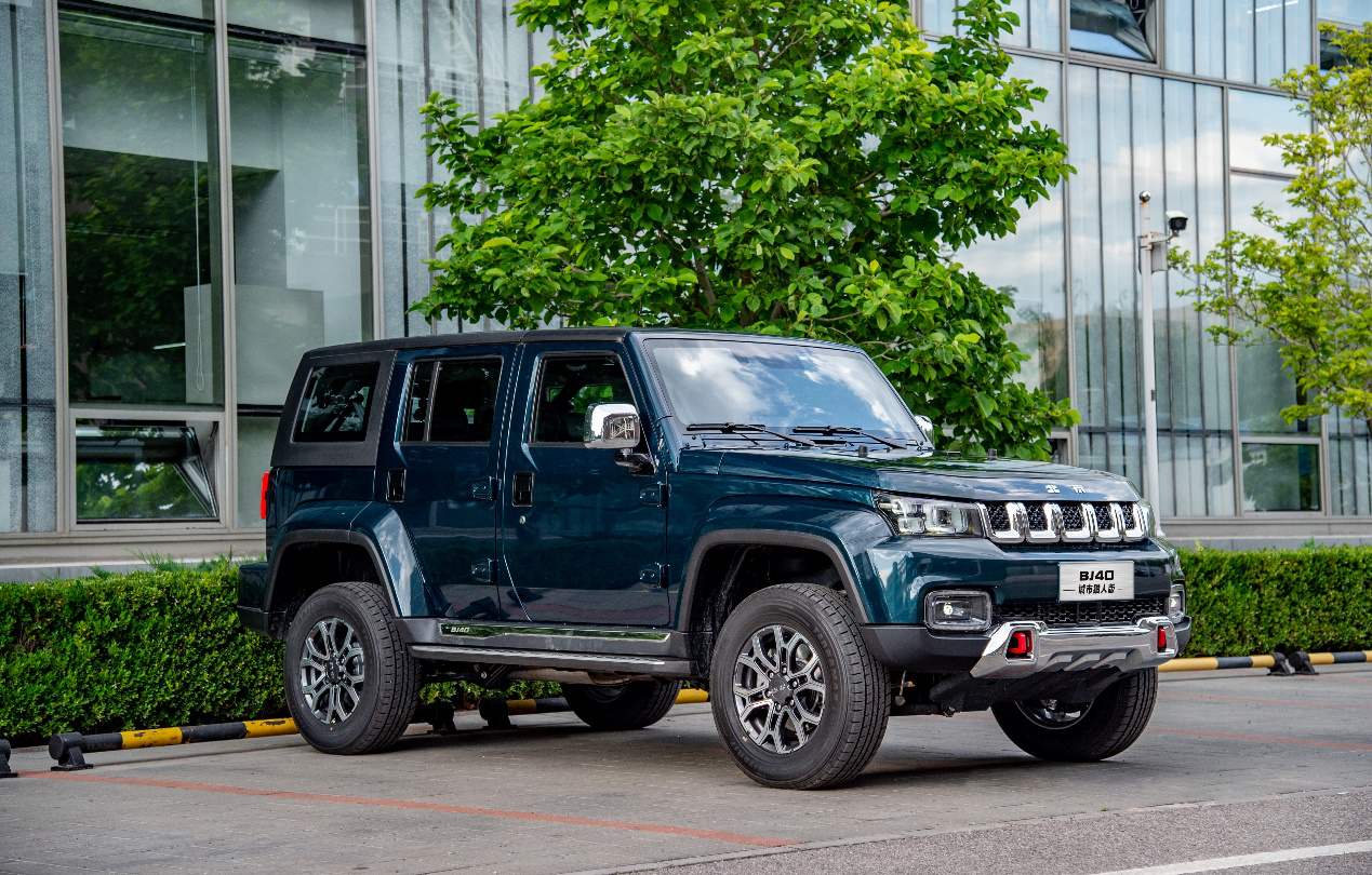 2020款BJ40城市猎人版15.98万起，2.0T+8AT，网友：这是爷们儿车-新浪汽车