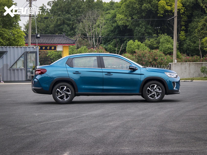 通过性堪比SUV的轿车 抢先试雪铁龙C3L-新浪汽车