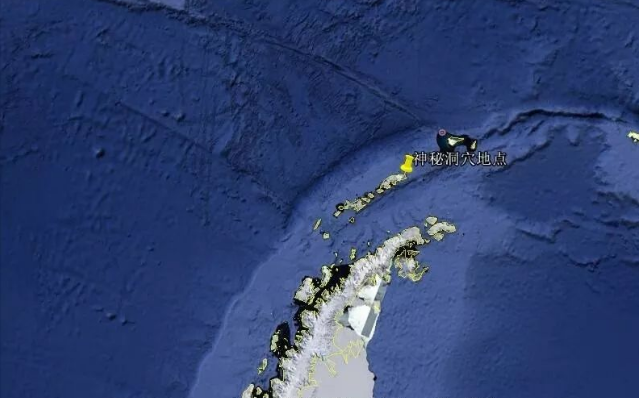 卫星地图显示，南极洲破了个70多米宽大洞，其不像出自人类之手|卫星地图|南极洲|洞穴_新浪新闻