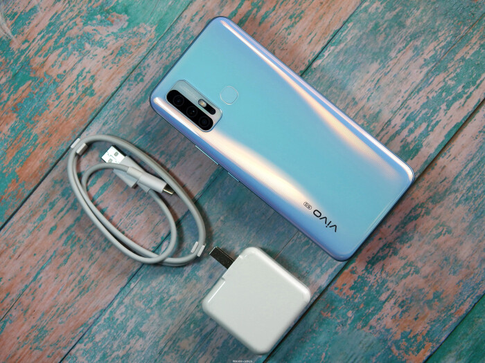 想换一部续航久体验棒的5G手机？那就选超值的vivo Z6__财经头条