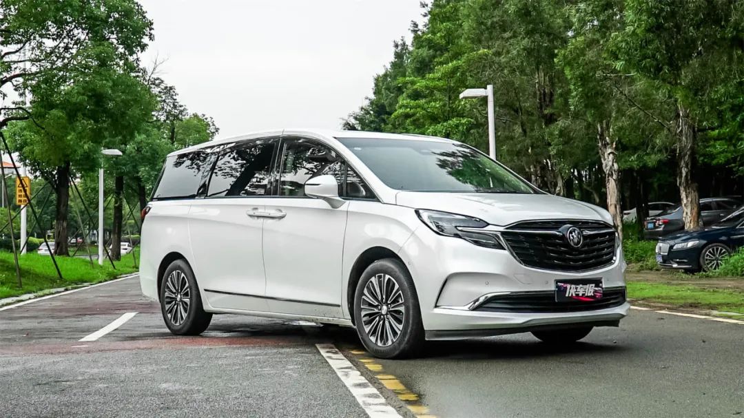 别克GL8：22年来几乎没有对手，凭什么？【快车体验307】-新浪汽车