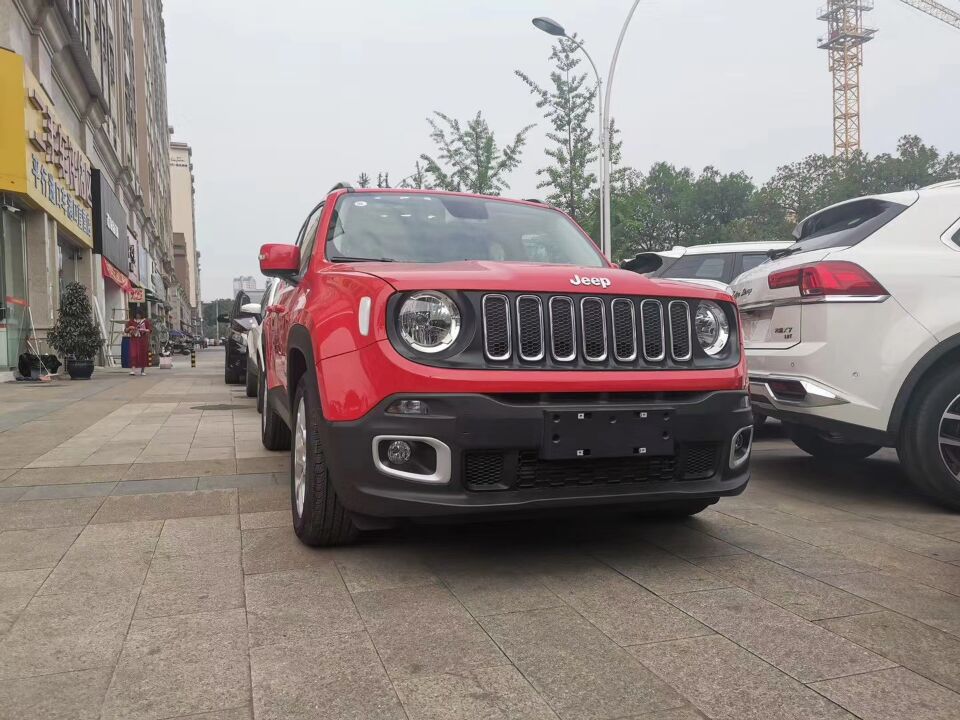 最经典的jeep小型SUV：1.4T动力+四驱，造型呆萌与吉姆尼看齐！-新浪汽车