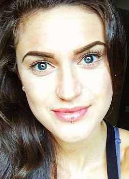 英国22岁女孩患厌食症，瘦的像骷髅，如今又奇迹的恢复！|路易斯|厌食症|英国_新浪新闻