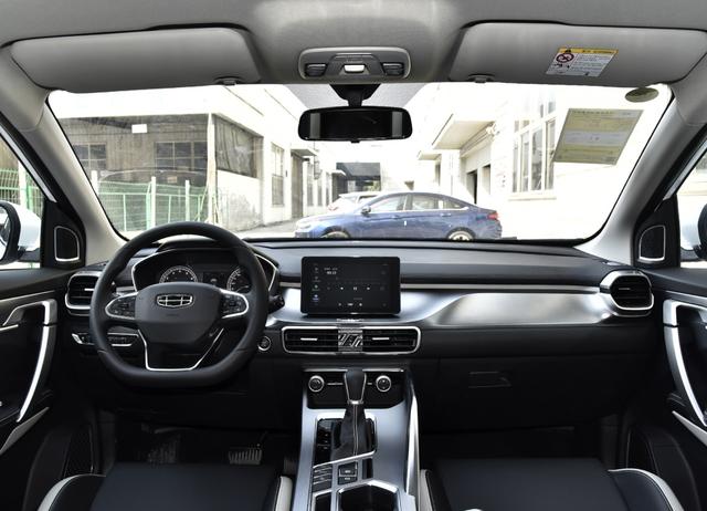 8万级的SUV，新宝骏RS-3，吉利缤越，奔腾T33，哪款更值得买？-新浪汽车