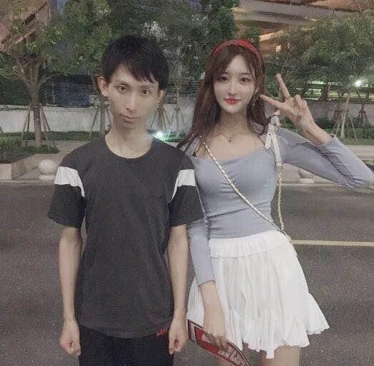 主播女友颜值pk，梦泪女友漂亮，拖米女友性感|女友|主播|大仙_新浪新闻