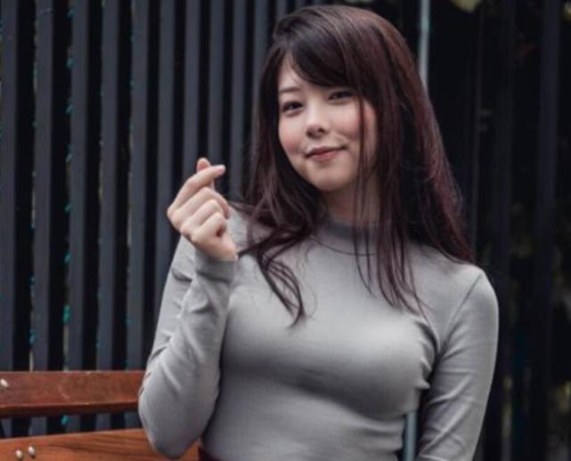 Mayumi素颜照片被曝光，颜值瞬间崩塌，网友以为是男的|崩塌|素颜|化妆_新浪新闻