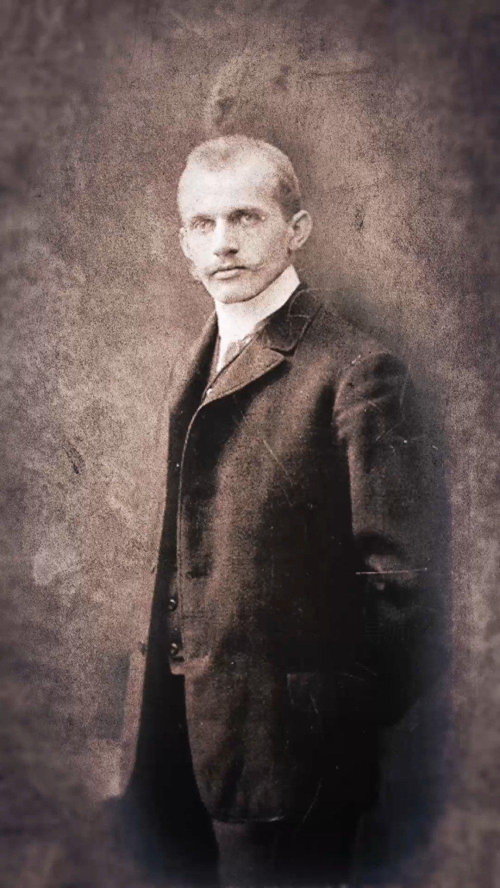 纪念德国制表大师阿尔弗雷德•海威格(Alfred Helwig) 134周年诞_新浪新闻