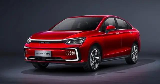 BEIJING EU5配置曝光！将采用字母品牌LOGO-新浪汽车