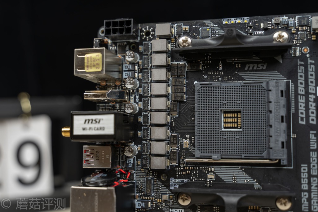 体积虽小，用料厚道、微星MPG B550I GAMING EDGE WIFI刀锋板__财经头条