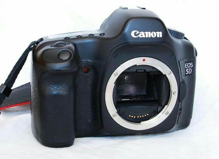 数码单反辉煌时代落下帷幕 回顾佳能5D系列的峥嵘岁月__财经头条