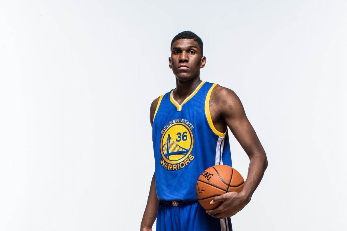 赛季只打20场比赛，年仅23岁却有严重伤病史，卢尼或离开勇士|卢尼|勇士|病史_新浪新闻