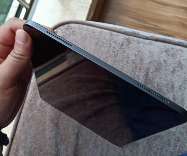 苹果iPad Pro 2020评测：超长待机 全新镜头｜但升级处太少__财经头条