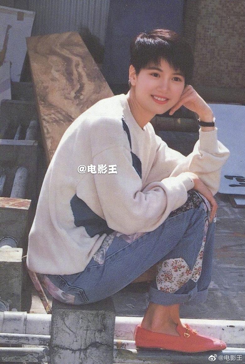 袁咏仪1992年专访，刚接下她的第一部电影《亚飞与亚基》……|袁咏仪|亚飞与亚基|靓靓_新浪新闻