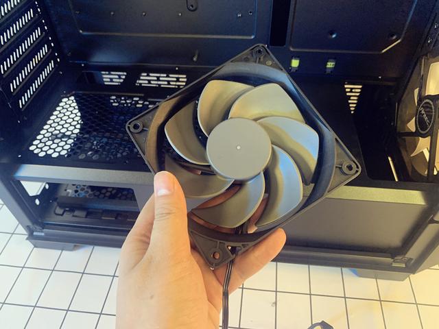 安钛克DF600 FLUX开箱，独特风道设计，外观霸气且性价比高__财经头条