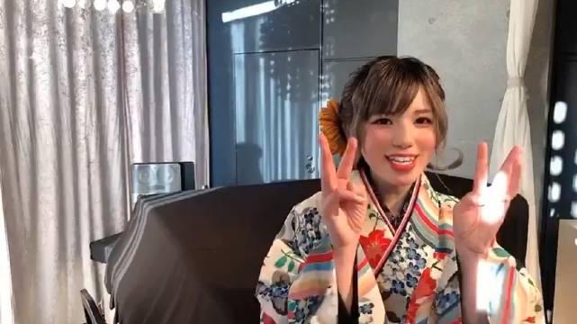 刚刚结束的FANFUN活动3第一部分中Machico宣布秋天发写真集……_新浪新闻