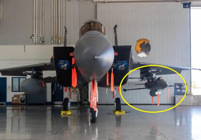 实锤！美军F15挂载无人机画面曝光，“忠诚僚机”计划又进一步|无人机|僚机|忠诚_新浪新闻